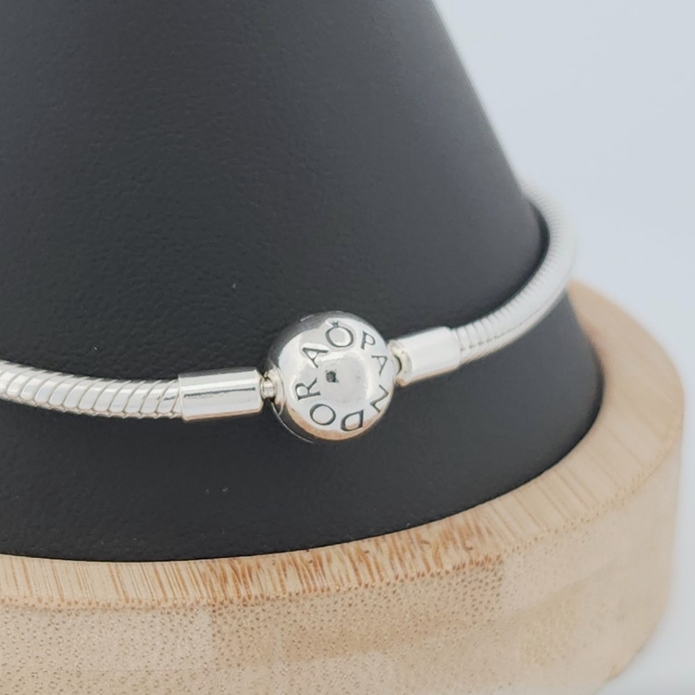 Pandora Moments Classic Round Clasp Snake Charm Brace… - Gem